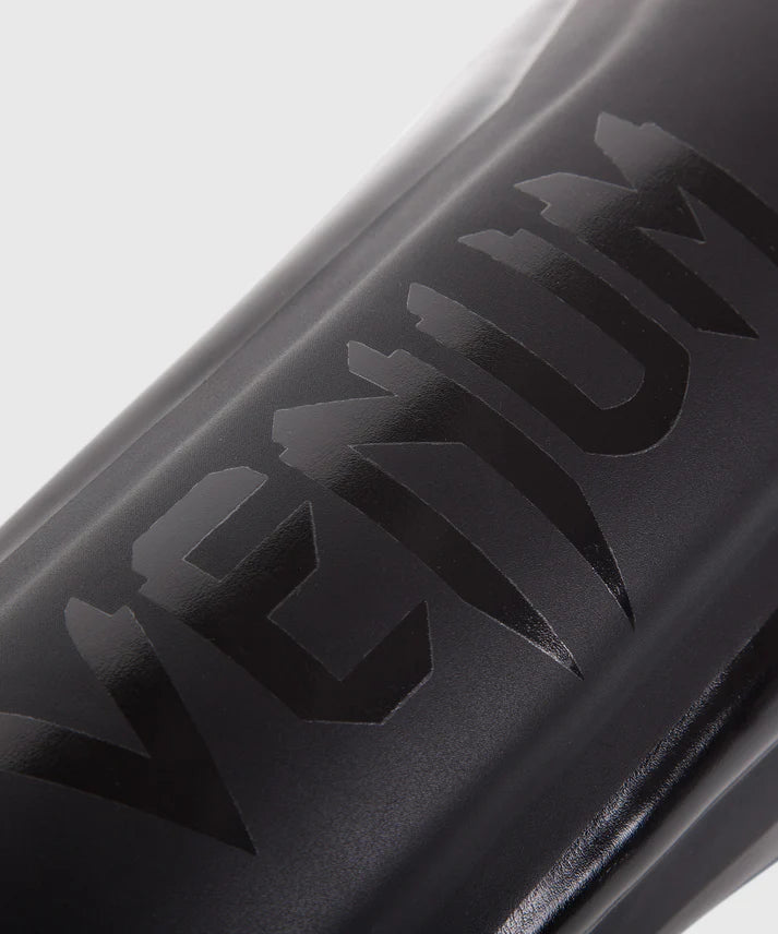 VENUM-1394 ELITE SHIN GUARD PROTECTOR M-XL Matte Black – AAGsport